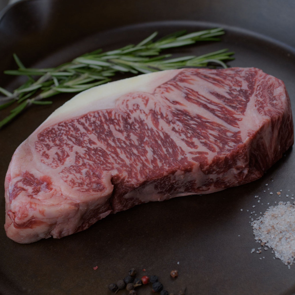 New York Strip vs. Ribeye Steak: What's the Difference? – Caroland ...